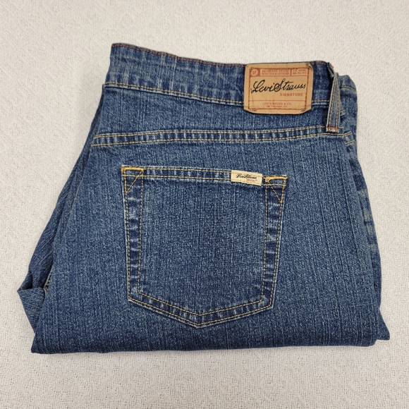 Signature by Levi Strauss | Jeans | Womens Levis Signature Stretch ...